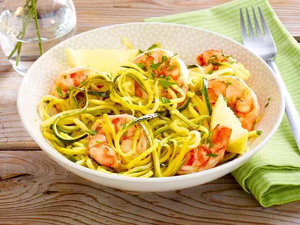 Baastada zucchini oo leh cunto karis shrimp ah 53648_1