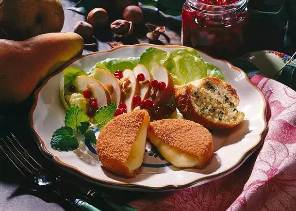 Camembert au four avec recette de salade de poire fruitée 54547_1