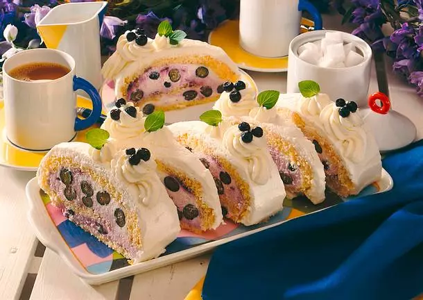 Iresiphi yeBlueberry Swiss Roll