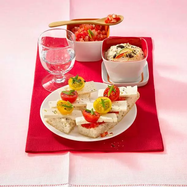 Ricetta Hummus e salsa di pomodoro piccante con focaccia 54953_1