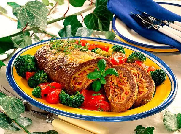 Stuffed mince roulade daim ntawv qhia 55117_1