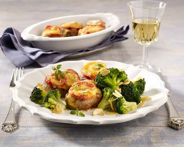 Medallions gratinated nwere uzommeputa almond broccoli 55612_1