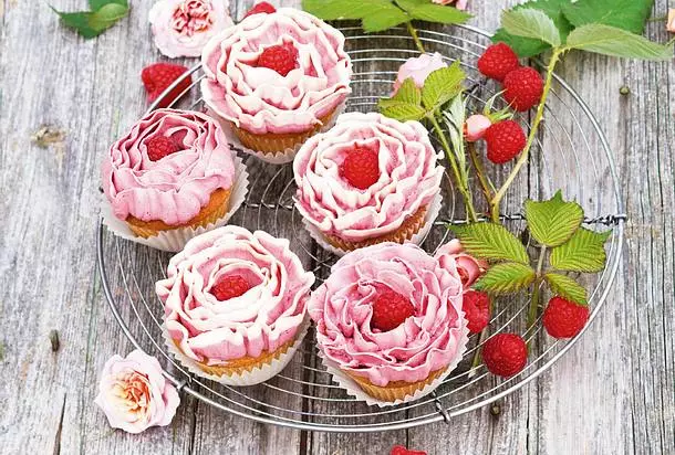 Raspberry floret cupcakes recipe 5588_1