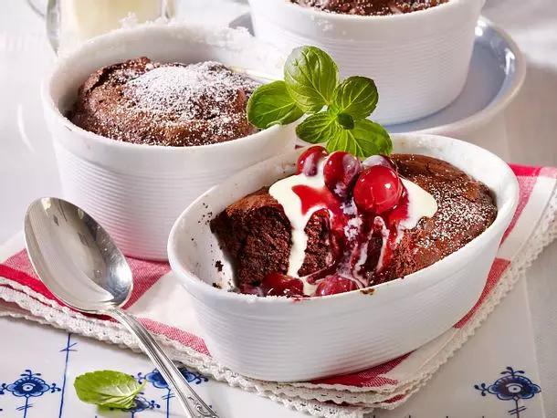 Recette Casserole chocolat-amandes avec compote de cerises et crème anglaise 5719_1