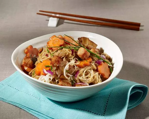 Rice noodle turkey salad recipe 57729_1