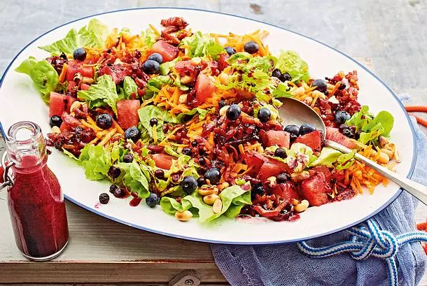 Ensalada de melón con jarabe de arce Receta de picatostes de tocino 58283_1