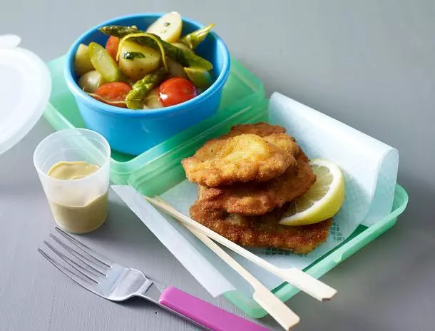 Mini Wiener Schnitzel með aspas kartöflusalati Uppskrift 59277_1