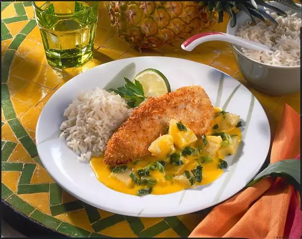 Chicken schnitzel ndi curry banana sauce recipe 59550_1