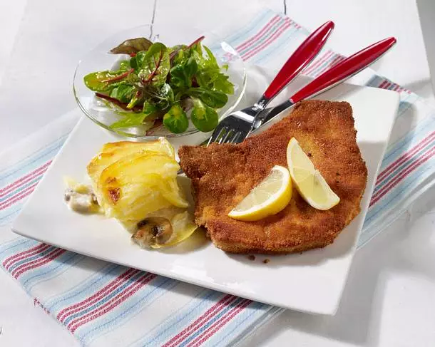 Breaded cutlet with mushroom and potato gratin and baby salad recipe 60169_1