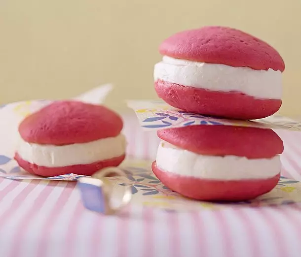 Recipe ng Red Velvet Whoopie 60314_1