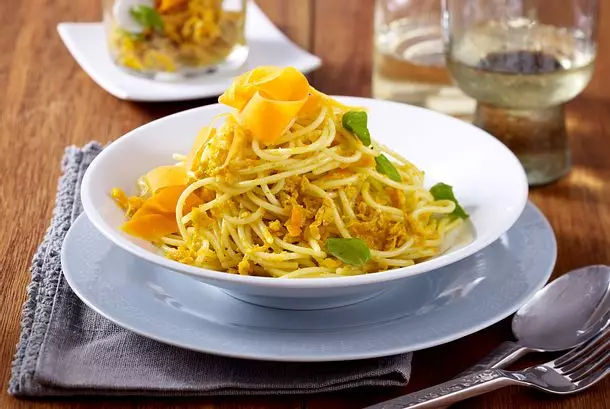 Spaghetti bi recipe pesto carrot 60576_1