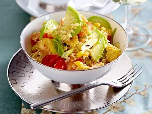 Receita de Salada de Quinoa com Abacate e Frango 60969_1