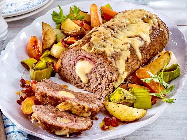 Mapishi ya Meatloaf a la cordon bleu 61435_1