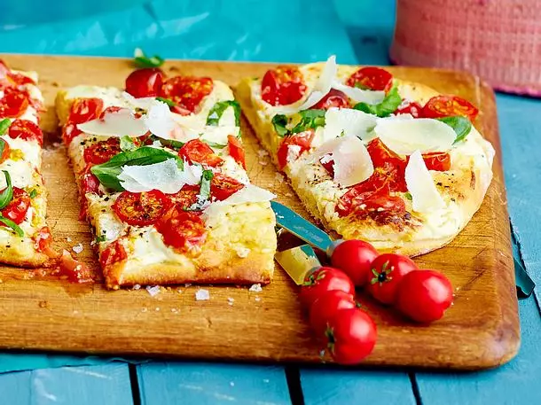 Pizza Margherita ne Mbudzi Cheese Recipe 61438_1