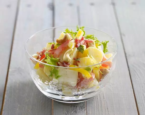 Opskrift på kartoffelsalat med kærnemælksdressing 61886_1