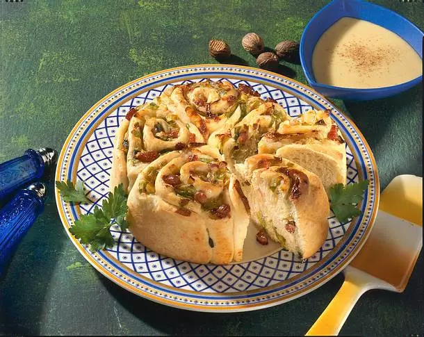 Ricetta torta di porri e pancetta con salsa di formaggio 6190_1