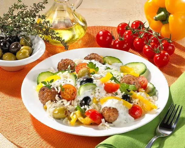 Greek mov salad daim ntawv qhia 62342_1