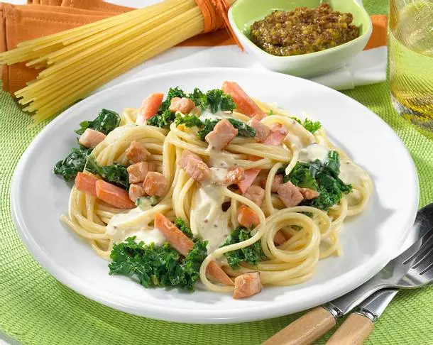 Recette de spaghettis au chou frisé et carottes et légumes 62535_1