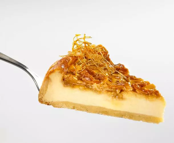 Recipe ng Caramel Bee Sting Cheesecake 63053_1