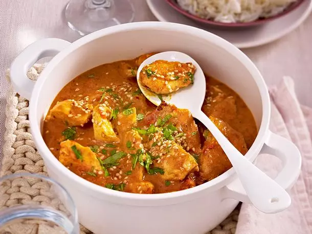 Chicken curry ndi mpunga recipe 63898_1