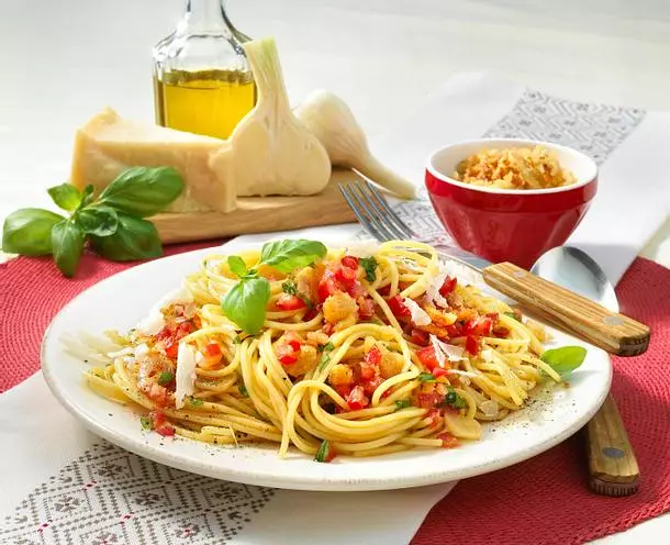 Herb Domates Ekmek Kırıntıları ile Spagetti Salsa Tarifi 63997_1