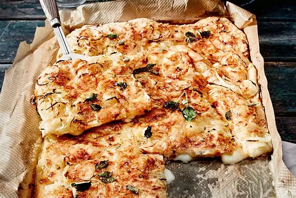 Ntụziaka Pizza Fugazzeta juru eju 65040_1