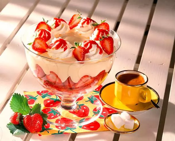 Receta e kuarkut me mascarpone luleshtrydhe 65067_1