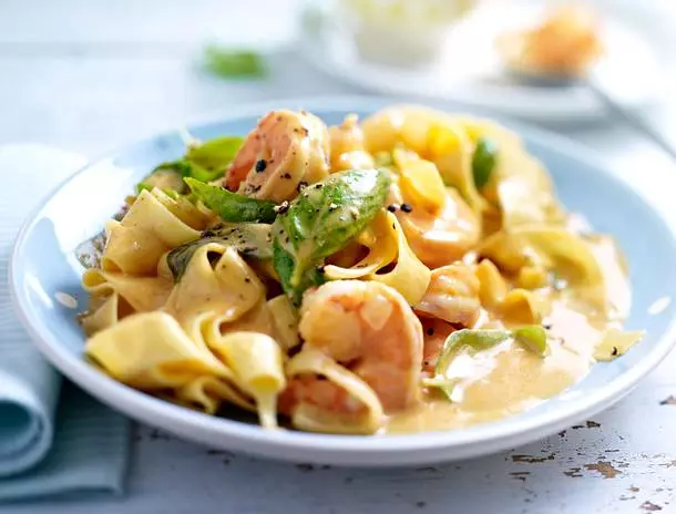 Recept za papardelle s kozicami v konjak omaki 66079_1