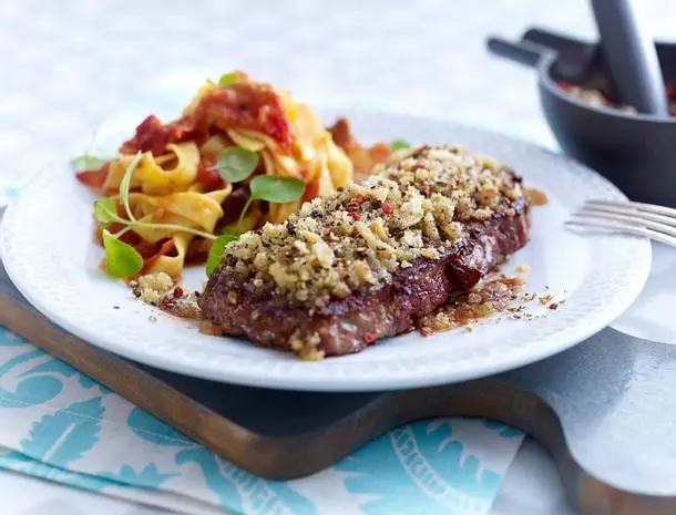 Pepper Crusted Steak болон Ratatouille Pasta жор 66305_1