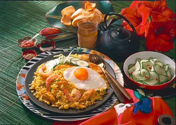 Nasi Goreng (csirke sült rizs) recept 66530_1