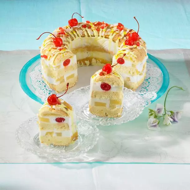 Piña Colada Ring Cakes nrog Frosting Recipe