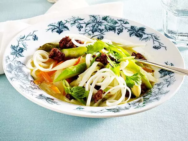 Receita de guiso de verduras de coco con carne moída e fideos de arroz 67502_1