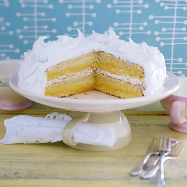 Bolo de Baunilha com Coalhada de Limão e Cobertura (Receita Cynthia Barcomi) 68509_1