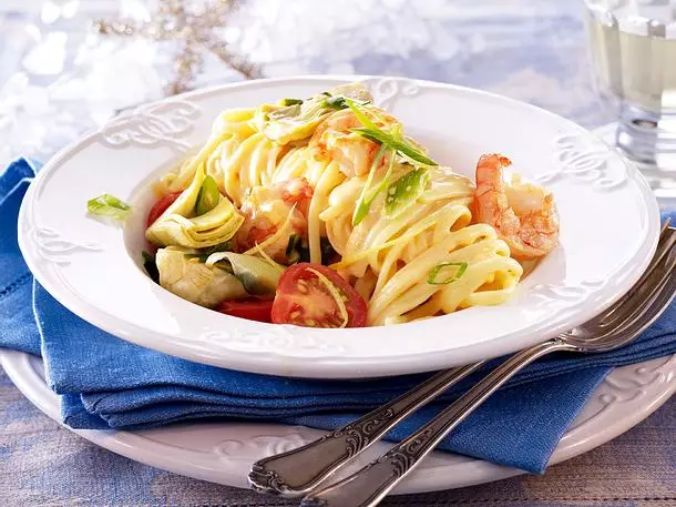 Linguine ni Lemon Shrimp obe ohunelo 68882_1