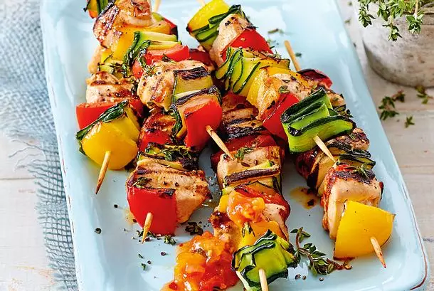 ڪڪڙ skewers سان fruity چٽڻي جي ترڪيب 69175_1