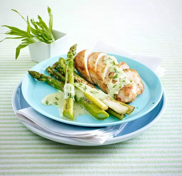 Pouletfilet mat Estragonzooss (1 Persoun) Rezept