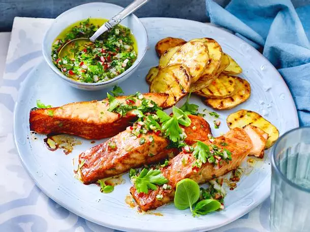 Honey salmon sa isang recipe ng tag-init na sangkap