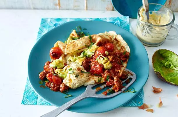 Thin spelled pancakes with mince filling and hummus recipe