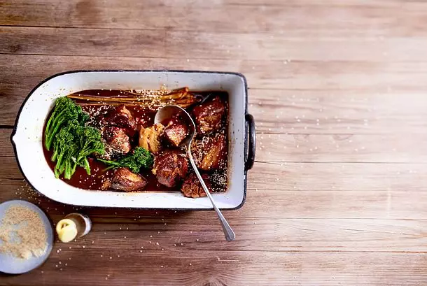 Ubu anụ ezi braised "Eshia-style na broccoli" uzommeputa