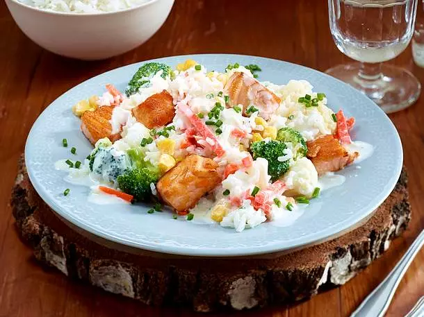 Iresiphi ye-Blitz salmon fricassee