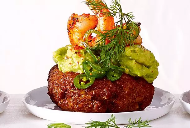 Meatballs pẹlu Shrimp & Ohunelo Guacamole 70708_1