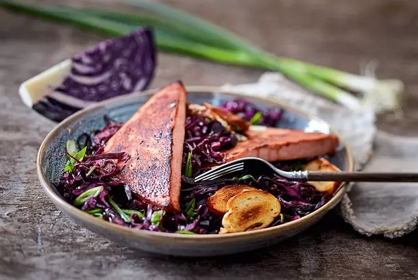 Ricetta Polpettone Teriyaki Con Insalata Di Cavolo Rosso Asiatico