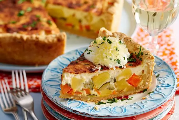 Swiss vegetable tart nga adunay fondue glaze recipe