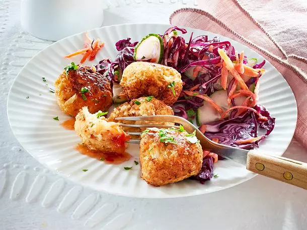 Receita de Kofta de coliflor con ensalada de repolo vermello