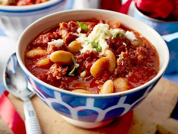 Chili con carne met salsicce en suurlemoen mozzarella resep