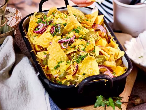 Mammoth Load of Cheese Nachos mei Grilled Pineapple Recipe