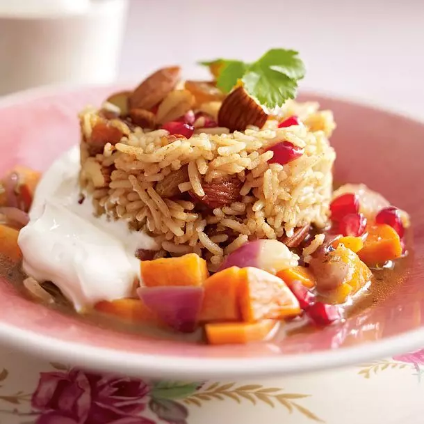 Receta de arroz especiado oriental sobre zanahorias caramelizadas con canela 71143_1