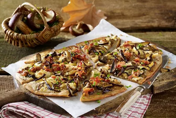 Tarte flambée ak chestnut bolete resèt