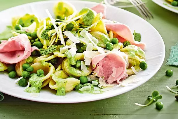 Spring Pasta with Pea Mint Sauce Recipe 71235_1