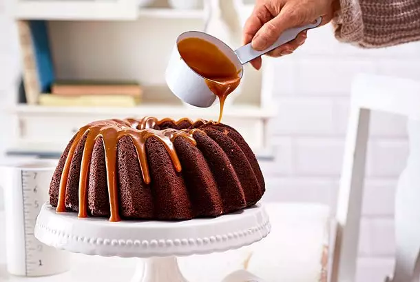 Mormor Hildes chokladringstårta med kolaglasyr recept 71418_1